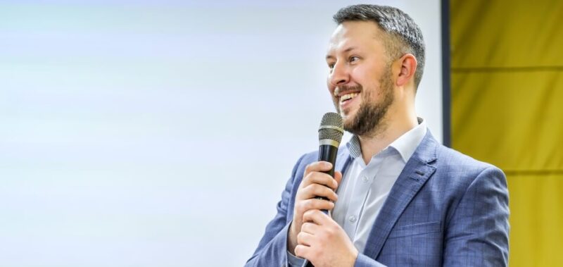 How Do You Do a Small Talk at a Conference?